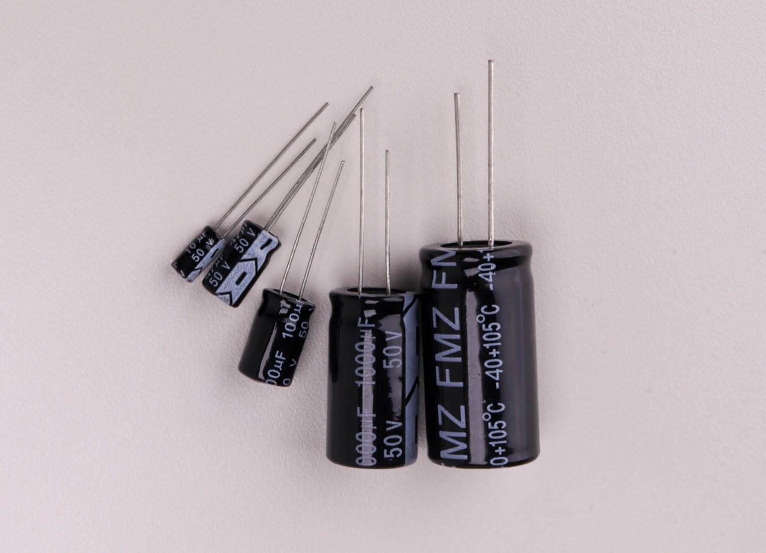 CAPACITOR ALUM 47UF 20% 50V RADIAL – Loja Uninter